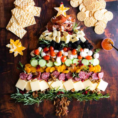 35 Creative Christmas Charcuterie Board Ideas